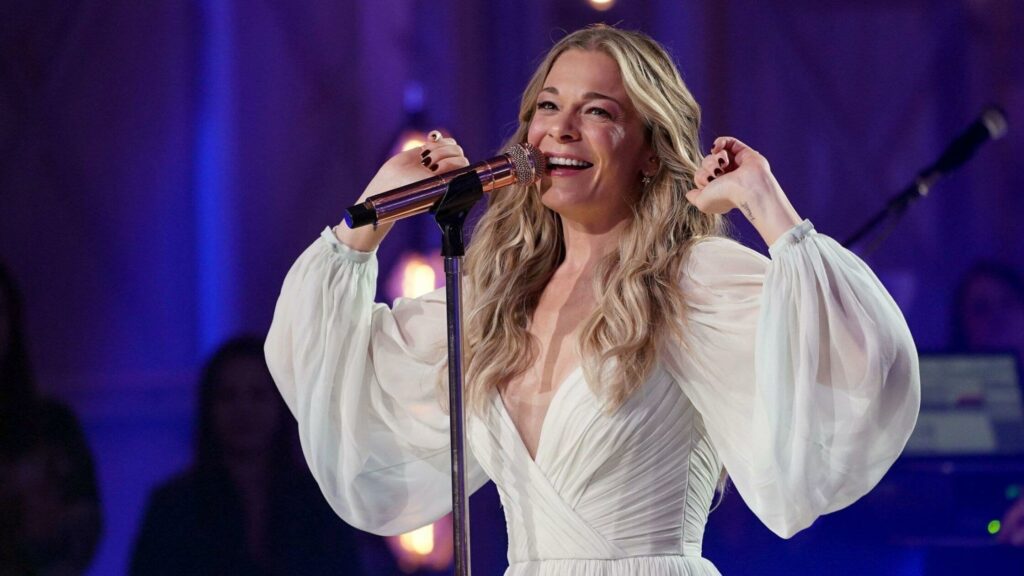 LeAnn Rimes Net Worth, Age, Family, Husband, Bio, Career!! Why Did ...