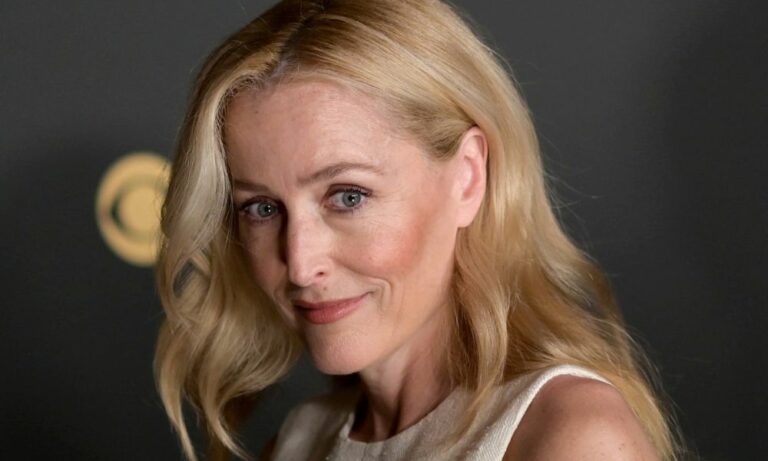 Gillian Anderson Net Worth: Check Out His Age, Bio!